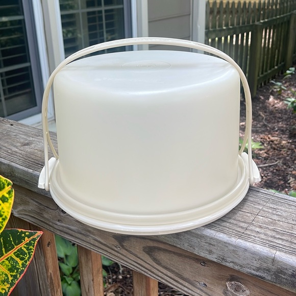 Tupperware | Kitchen | Vintage Tupperware Cake Taker With Carrying ...